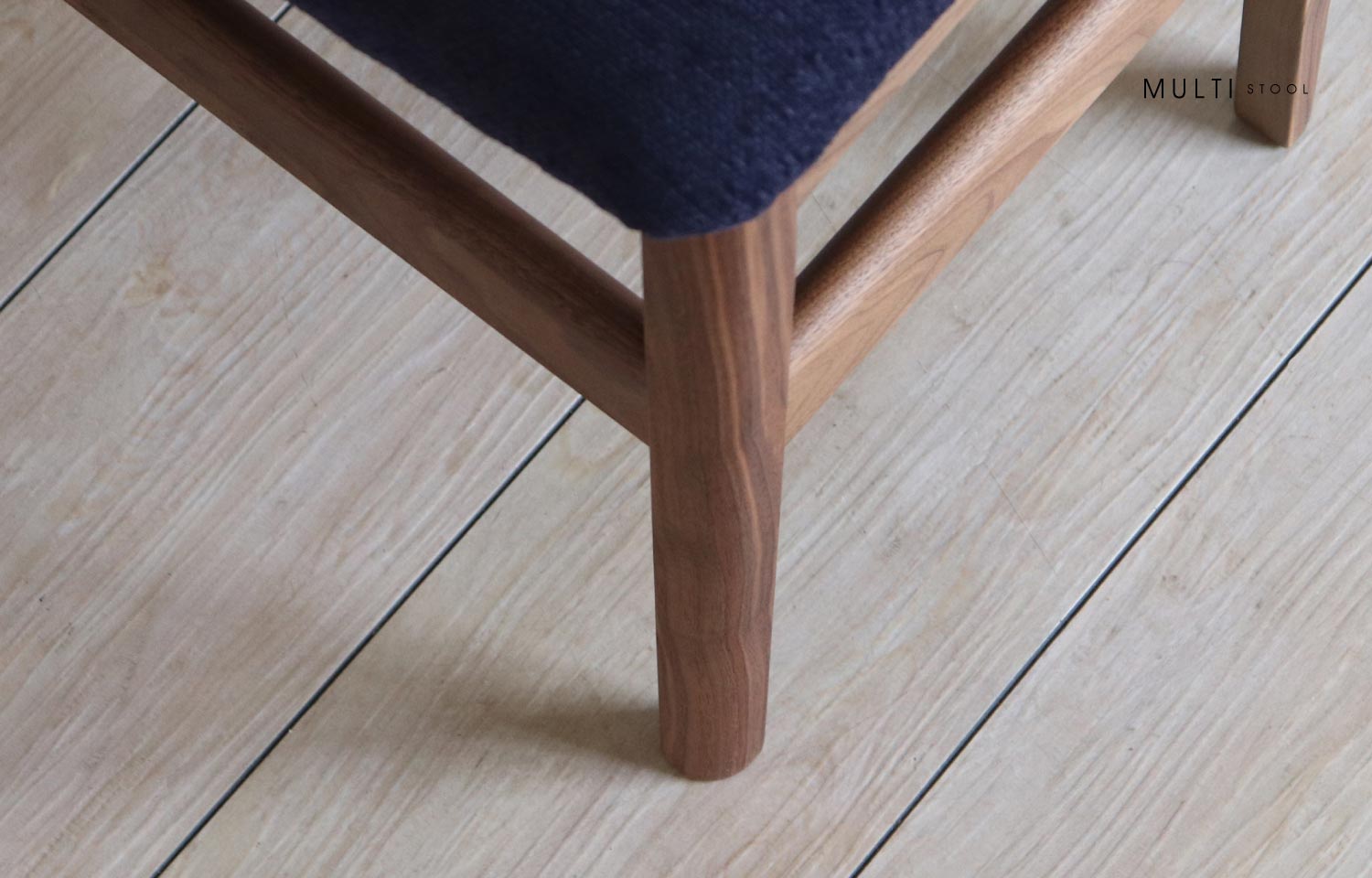 いろいろなシーンでお使いいただけるマルチスツール。：ダイニングテーブル専門店[木蔵]